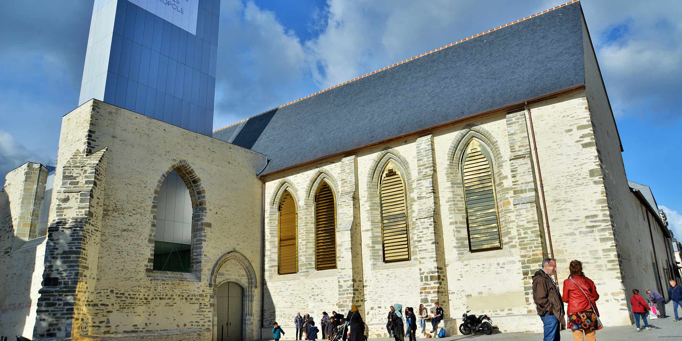 Place Ste-Anne / Façade du Couvent des Jacobins - Maintenant Festival